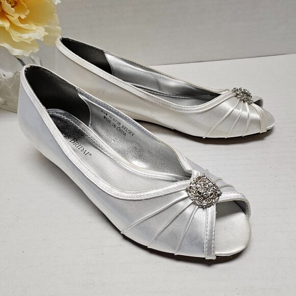 David's Bridal | Shoes | New Satin Rhinestone Silver Brooch Kelsey Slip ...
